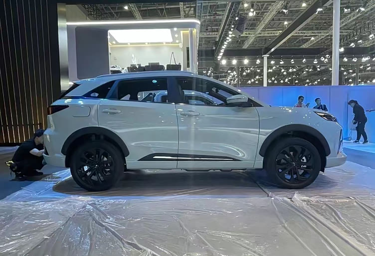 与比亚迪宋PLUS DM-i同级 江淮QX PHEV将于上海车展公开亮相_车家号_发现车生活_汽车之家