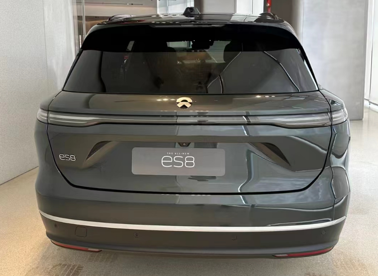 2023款蔚来ES8到店，轴距3070+大6座，配双腔空气悬架，续航理想_车家号_发现车生活_汽车之家