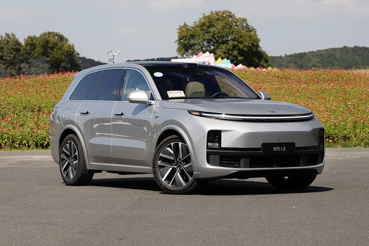 30多万预算买中大型混动SUV，腾势N8和理想L8该怎么选？_车家号_发现车生活_汽车之家