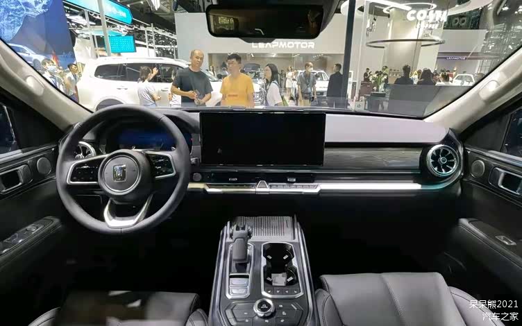 坦克400Hi4-T亮相2023粤港澳车展，全新外观和内饰，第三季度上市_车家号_发现车生活_汽车之家