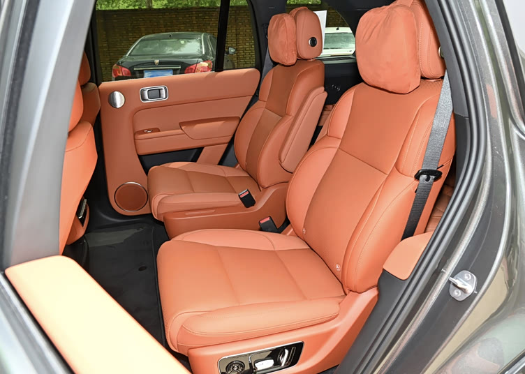 30多万预算买中大型混动SUV，腾势N8和理想L8该怎么选？_车家号_发现车生活_汽车之家