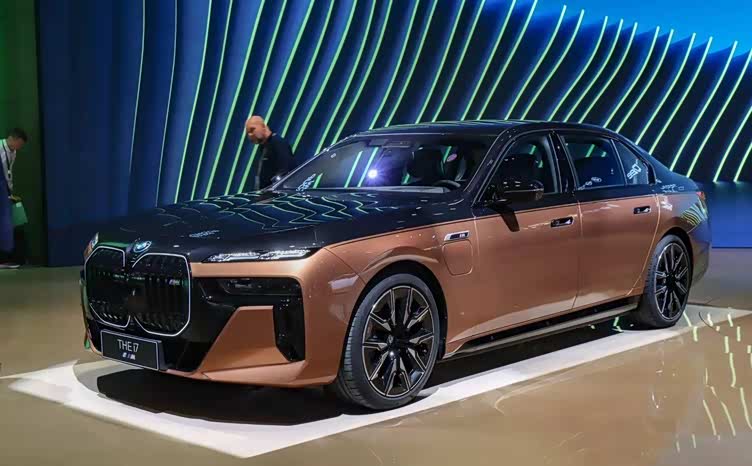 2023上海车展 | 宝马i7 M70L全球首发,入门版XM同步亮相_车家号_发现车生活_汽车之家