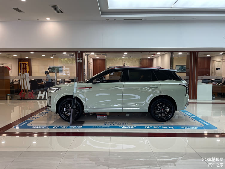 库里南mini既视感？1.5T/2.0T动力，不到15万，红旗HS3到店实拍_车家号_发现车生活_汽车之家