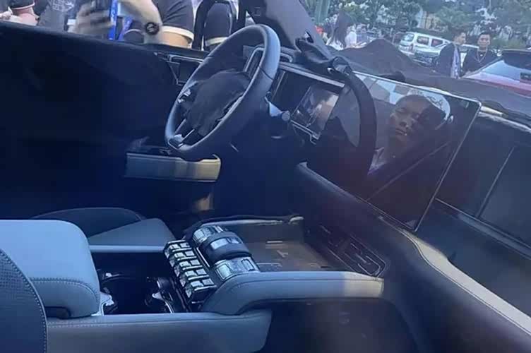 方程豹豹5正式亮相，续航可超1200km，还配豹式掉头，能火？_车家号_发现车生活_汽车之家