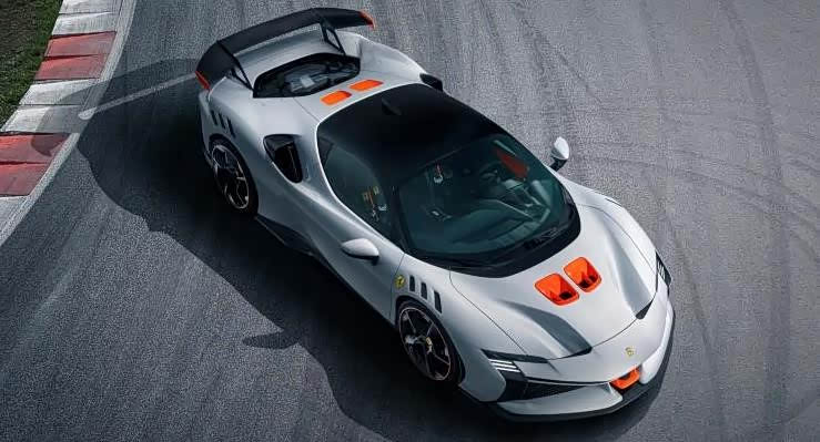 【文章】【法拉利SF90XX正式发布】日前，法拉利正式发布了旗下全新车型法拉利SF90XX。新车可以看做是SF90的赛道版，在设计用料上追求 ...