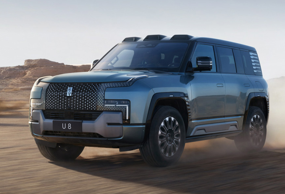 【文章】一直以来，仰望U8的外观被嘲讽像路虎卫士，但是仰望U8发布之后的风格和路虎卫士大不相同，因为硬派越野车的外观局限性，所以两款车的外观神似也不是什么稀奇的事。未来这款路虎卫士SVX进入 ...