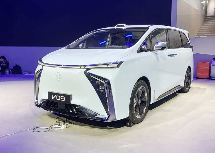 国产又一重量级MPV，合创V09实车亮相，7座，侧滑门，续航750km_车家号_发现车生活_汽车之家