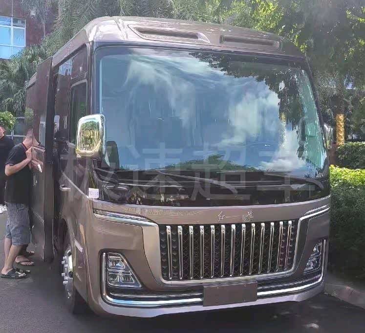 红旗新款中巴车曝光，取名：QM7，3.0T+豪华内饰设计_车家号_发现车生活_汽车之家