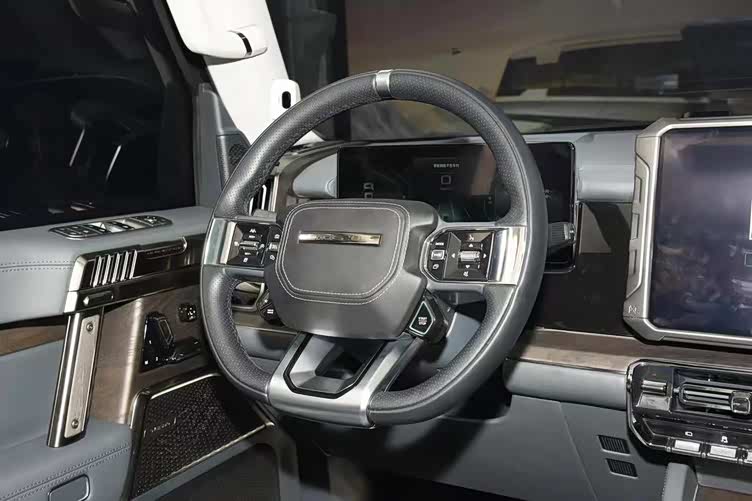 预售价70万元起，猛士917内饰曝光，定位中大型SUV，竞争仰望U8_车家号_发现车生活_汽车之家