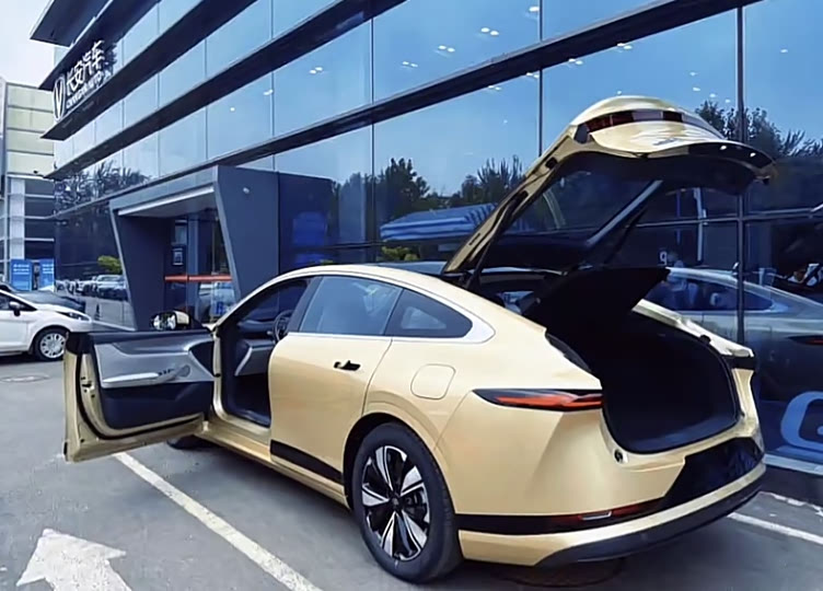 长安全新新能源轿跑来了！起源A07到店，轴距2米9，叫板比亚迪汉_车家号_发现车生活_汽车之家