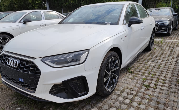 2023款奥迪A4L到店，外观风格运动，内饰细节调整，配置有诚意_车家号_发现车生活_汽车之家