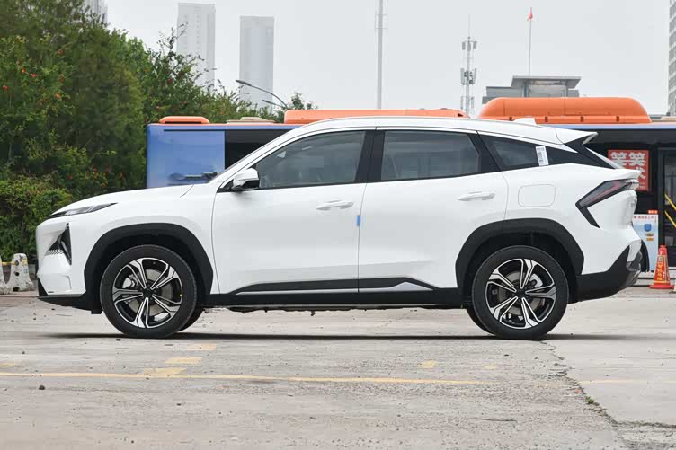 银河L7 13.87万起售，综合续航超1300公里，硬扛比亚迪宋没难度？_车家号_发现车生活_汽车之家