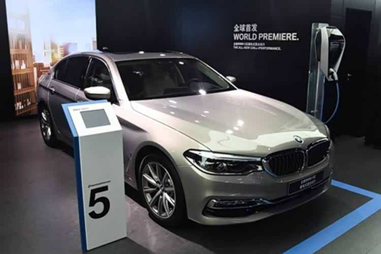 42.6万喜提宝马525Li，再开朋友的奔驰E级，车主：想说一句话！_车家号_发现车生活_汽车之家