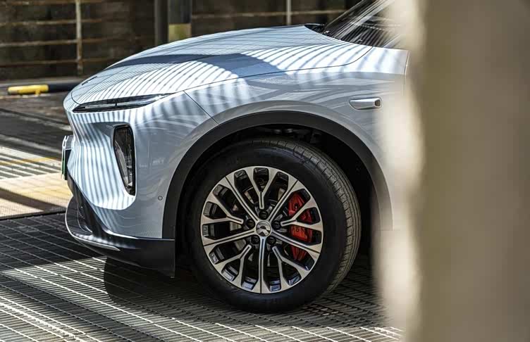 蔚来ES6站稳中级SUV市场，同级BBA已在ICU门口徘徊_车家号_发现车生活_汽车之家