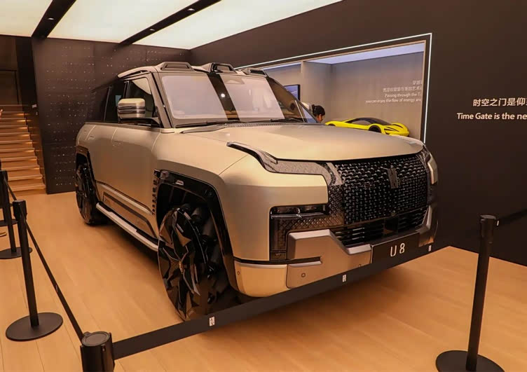 “1000万内最好的豪华SUV”是问界M9，那仰望U8什么水平？_车家号_发现车生活_汽车之家