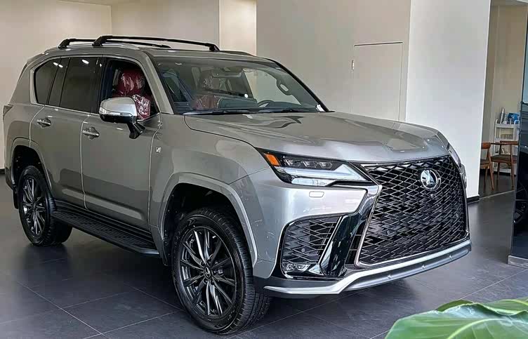 不愧是旗舰，运动版雷克萨斯LX600抵达国内，3.5T+10AT，真霸气_车家号_发现车生活_汽车之家