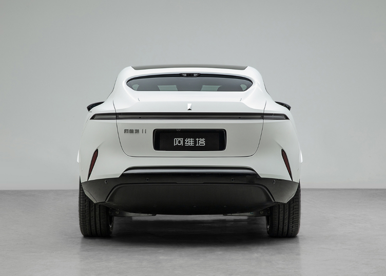 阿维塔11、智己LS7、腾势N7、理想L8，价格差不多，只推荐买这款_车家号_发现车生活_汽车之家