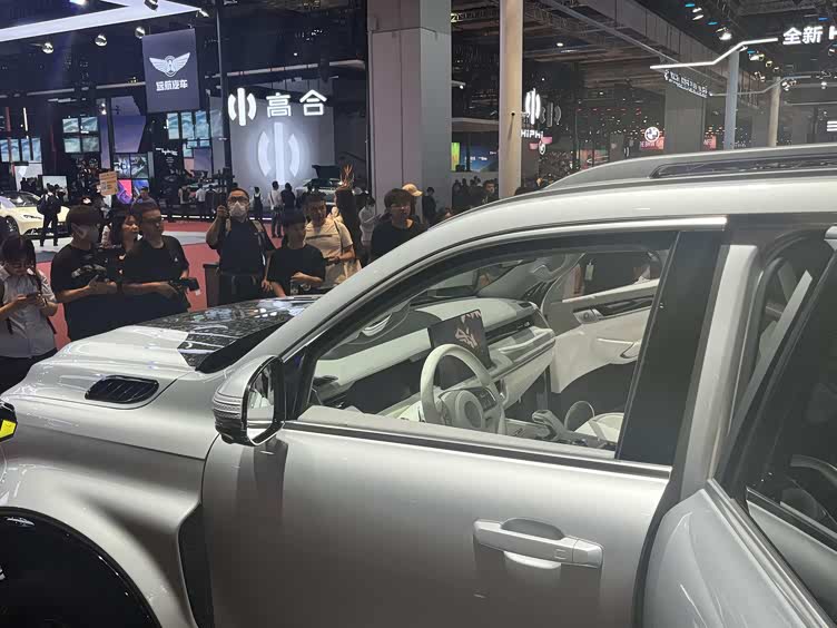 搭3.0T插混系统，6X6驱动，山海炮6X6车型亮相上海车展_车家号_发现车生活_汽车之家