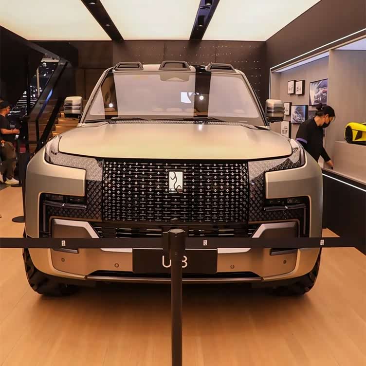 “1000万内最好的豪华SUV”是问界M9，那仰望U8什么水平？_车家号_发现车生活_汽车之家