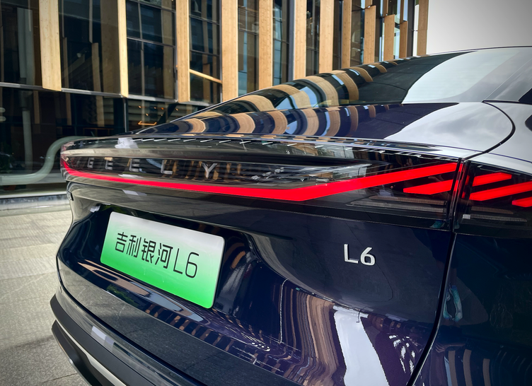 跟秦血拼！吉利L6智能化/动力超赞 10万级小鹏？_车家号_发现车生活_汽车之家