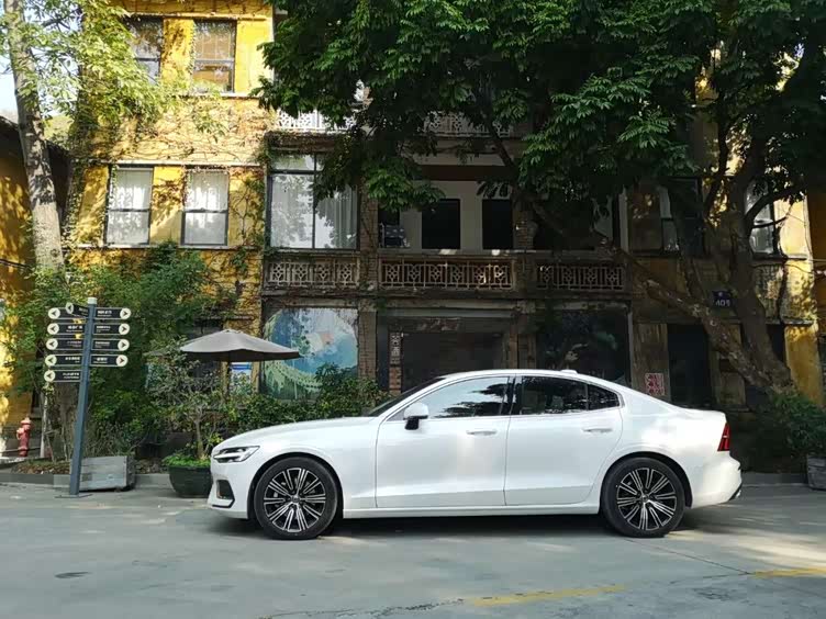 48V混动“加身”果然不同凡响，试驾2022款沃尔沃S60_车家号_发现车生活_汽车之家