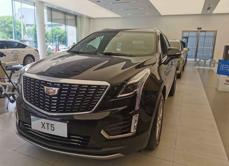 2021款凯迪拉克XT5价格再度“缩水”，内饰很宽敞，标配2.0T+9AT_车家号_发现车生活_汽车之家