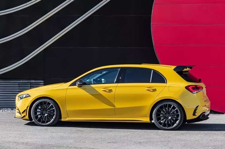 奔驰A35售价39.98万起？选进口两厢还是国产三厢A35L？_车家号_发现车生活_汽车之家