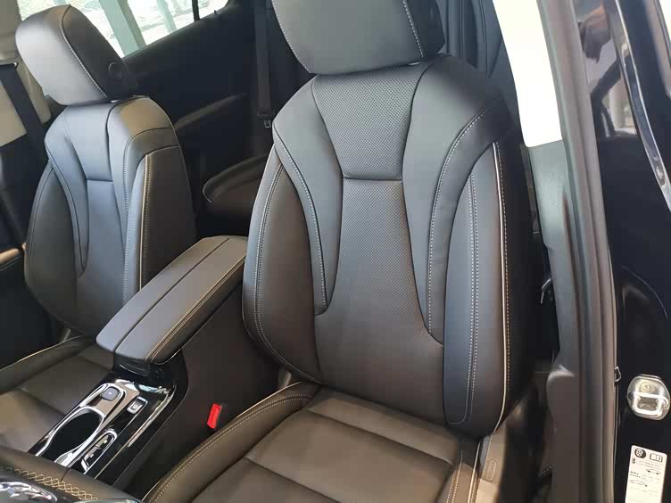 车长超4米8，配2.0T+9AT，车内十分安静，带你看昂科威PLUS（上）_车家号_发现车生活_汽车之家