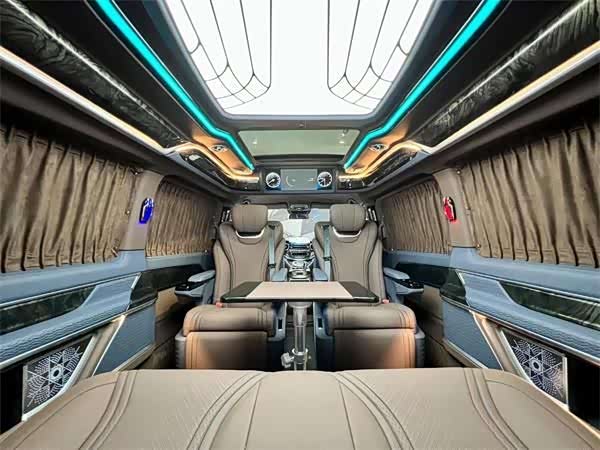 奔驰迈巴赫商务车，7座V260L高顶版，70w起_车家号_发现车生活_汽车之家
