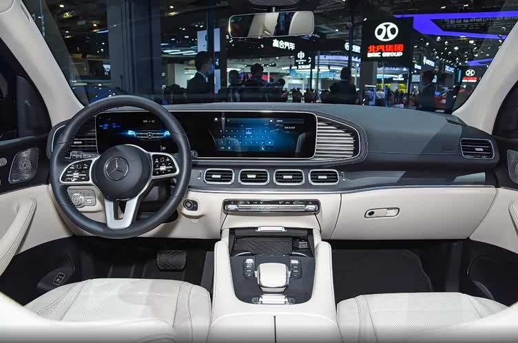 年轻有为就选它，外观气势十足，配2.0T发动机，解读奔驰GLE_车家号_发现车生活_汽车之家