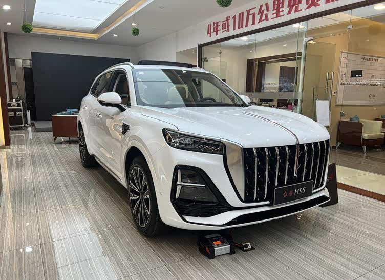 新款红旗HS5到店，白色更具质感，标配2.0T+爱信8AT，又是爆款？_车家号_发现车生活_汽车之家
