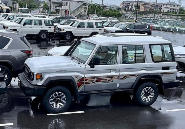 搭载2.8T柴油发动机，全新丰田兰德酷路泽LC70实拍图，配备差速器_车家号_发现车生活_汽车之家