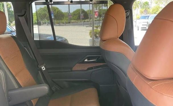 搭载3.5T+10AT动力！全新雷克萨斯GX550实车，硬朗外观+高级内饰_车家号_发现车生活_汽车之家