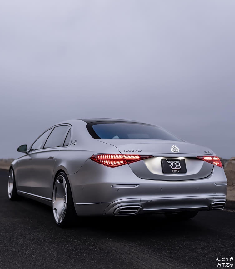 银色涂装 高级感十足 迈巴赫S680 这车改的怎么样？_车家号_发现车生活_汽车之家