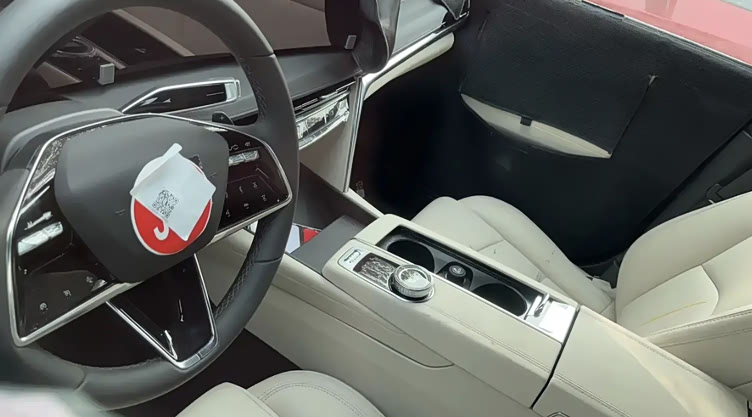 奥迪A6L/宝马5系同级 新一代凯迪拉克CT6实车曝光 标配连体屏_车家号_发现车生活_汽车之家