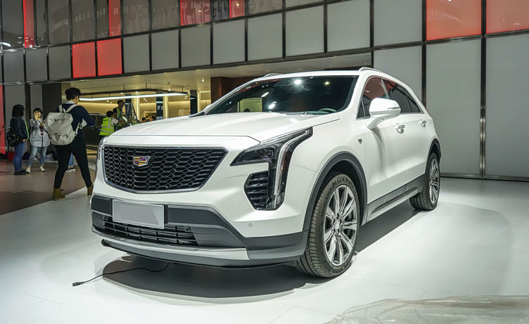 豪车卷到国产价？疑似凯迪拉克XT3曝光，尺寸“精致”，或搭1.5T_车家号_发现车生活_汽车之家