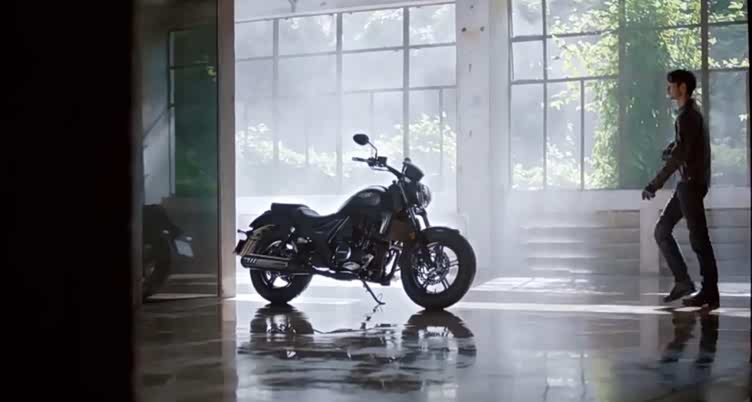 钱江再发新车，QJ闪350上市，豪爵TR300还值得选择吗？_车家号_发现车生活_汽车之家