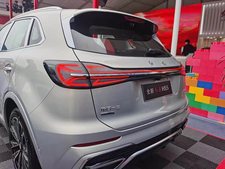 外观大改/内饰小改/引擎升级，两周后上市，红旗新款HS5到店_车家号_发现车生活_汽车之家