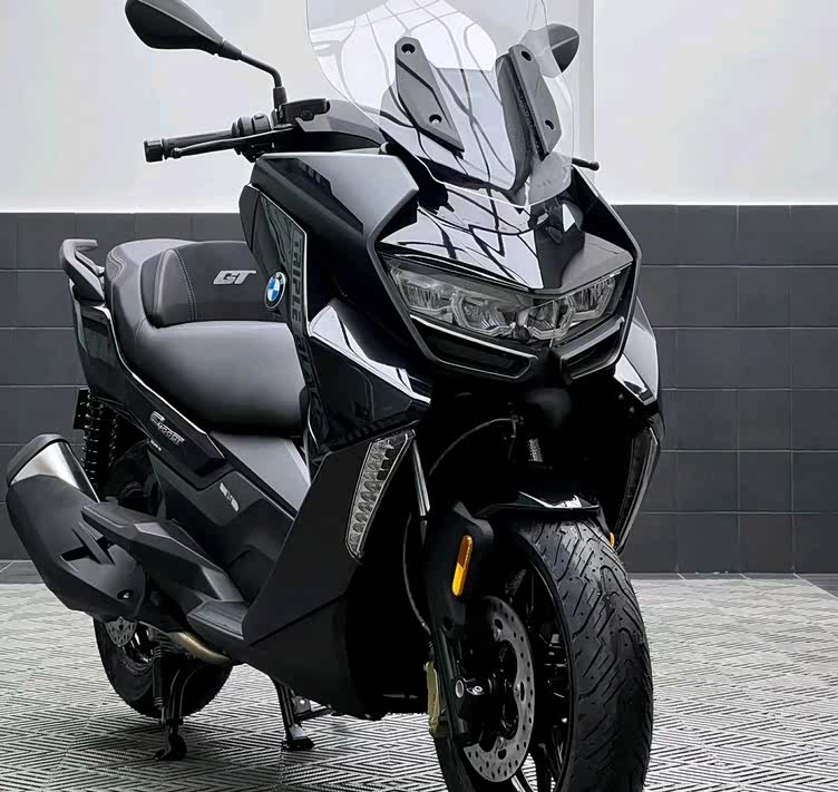 数字化设计更炫酷，动力澎湃，实拍宝马C400GT_车家号_发现车生活_汽车之家