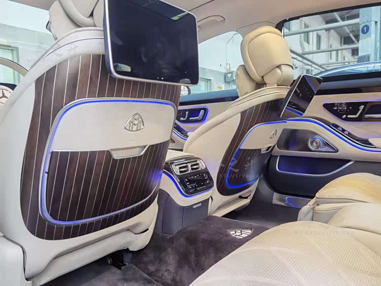 22款迈巴赫S480升级迈巴赫S680钢琴漆桃木内饰 前后旋转高音_车家号_发现车生活_汽车之家