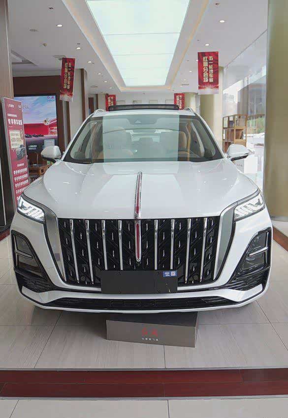 新款红旗HS5到店，白色更具质感，标配2.0T+爱信8AT，又是爆款？_车家号_发现车生活_汽车之家