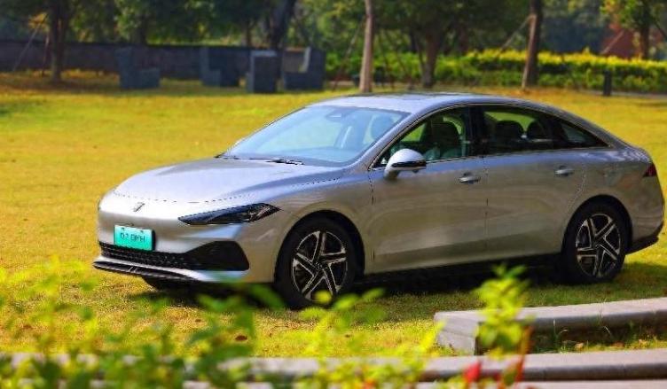 荣威d7 Dmh：12万唯一长续航b级车，定义豪华驾控新体验 车家号 发现车生活 汽车之家