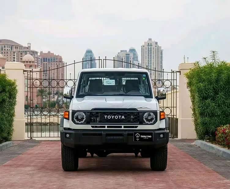 实拍2024款陆巡LC76，造型方正，搭载4.5T柴油引擎，动力媲美大G_车家号_发现车生活_汽车之家