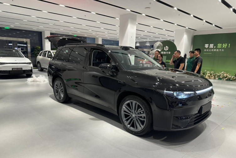 零跑C16实车到店，中型SUV新选择，顶配不超20万_车家号_发现车生活_汽车之家