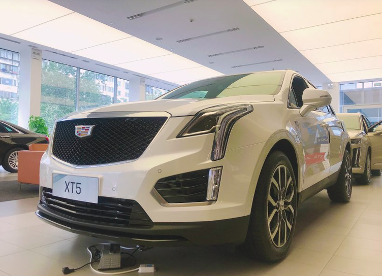 探店2020款凯迪拉克XT5，直降5万，全系标配2.0T+9AT，爆发力强!_车家号_发现车生活_汽车之家