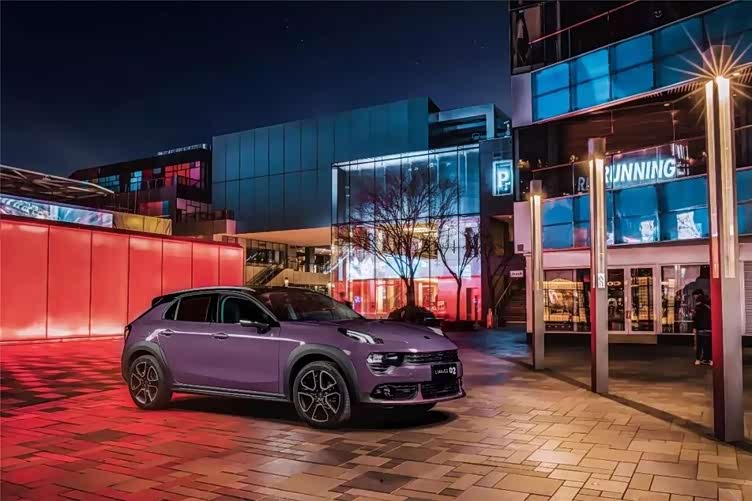 领克02高能版深夜空降北京街头，身披紫色战袍向宝马X2宣战_车家号_发现车生活_汽车之家